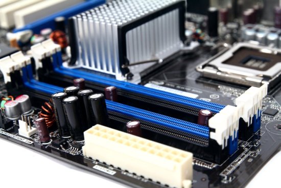 DP45SG ATX Mainboard Socket/Sockel 775 2xPCIe 4xDDR3 7.1 HD-Audio Sound ...