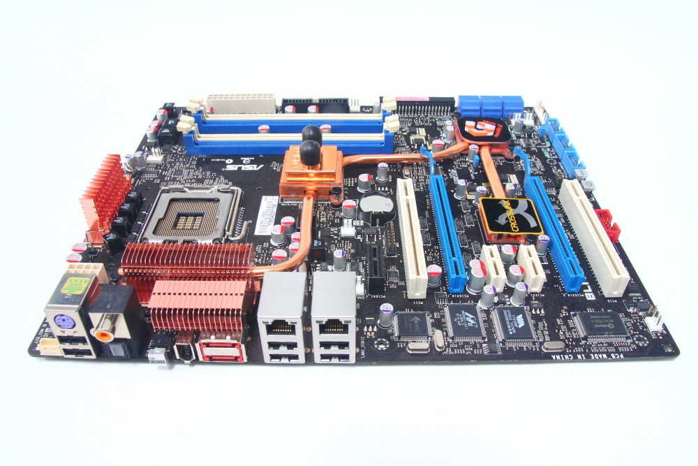 ASUS Blitz Extreme ATX PC Mainboard Intel Sockel/Socket LGA775 ...
