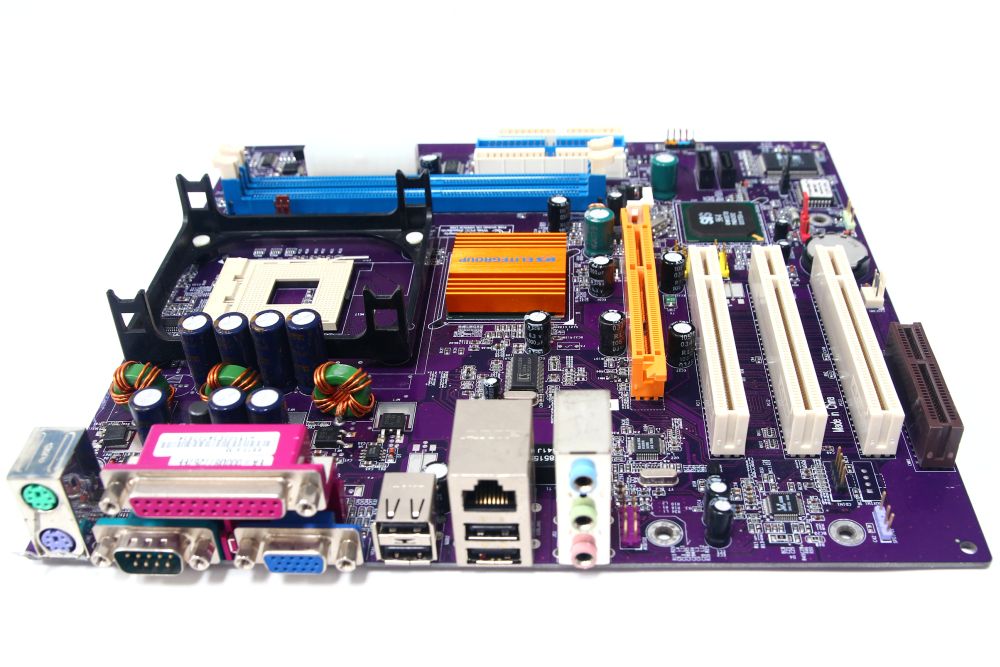 ECS Elitegroup 661FX-M mATX Intel Sockel/Socket 478 Desktop PC ...