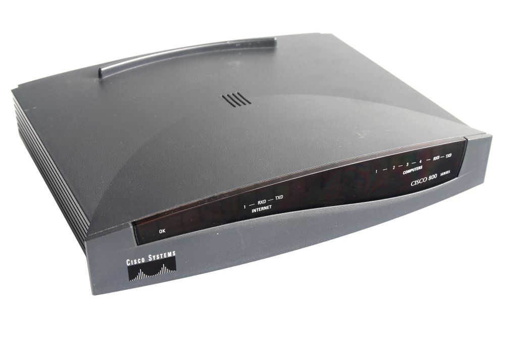 Cisco Systems 800 Series 831 Ethernet Broadband Router Internet 10/100 ...