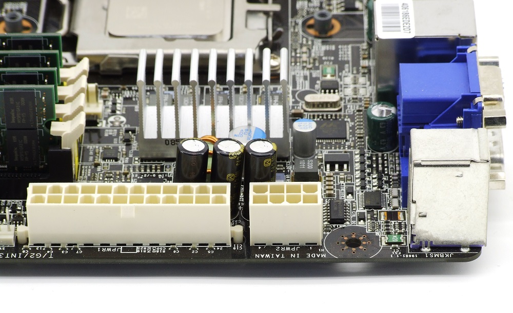 MSI MS-9661 Socket/Sockel F 1207 2U ATX Server-Board 2x Quad 2.1GHz CPU ...