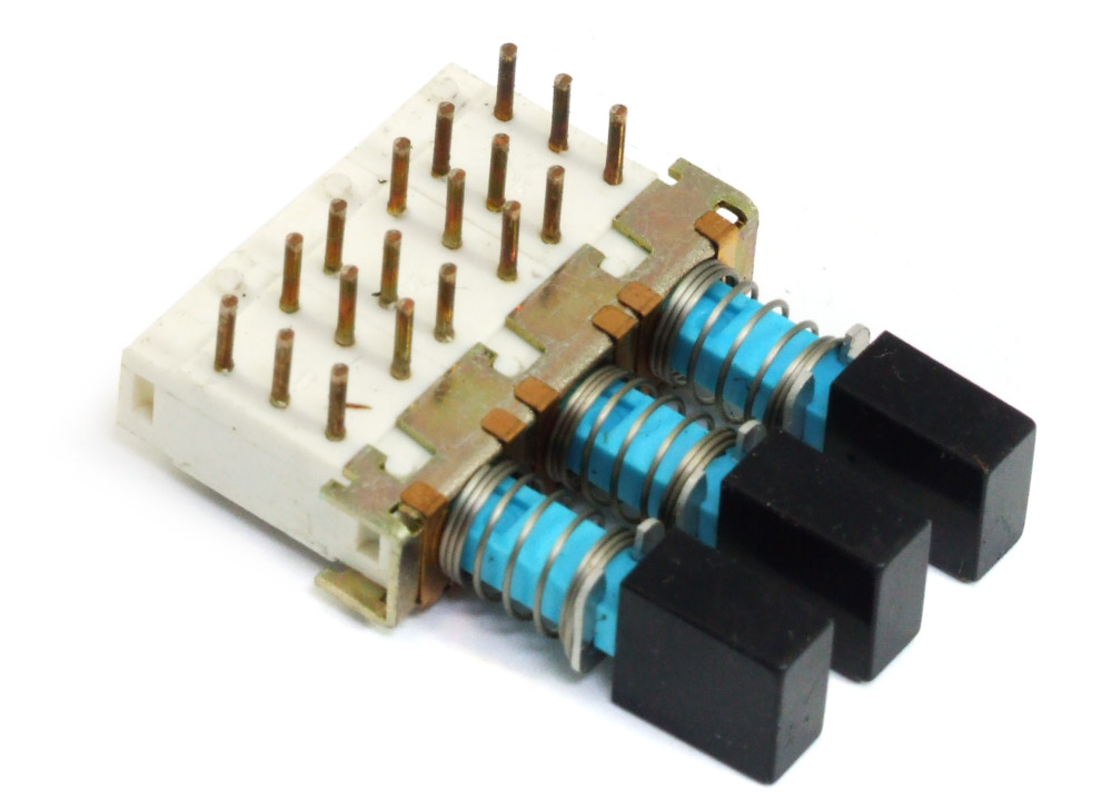 Triple Push Button Switch PCB Latching / Dreifach 3 Drucktastenschalter ...