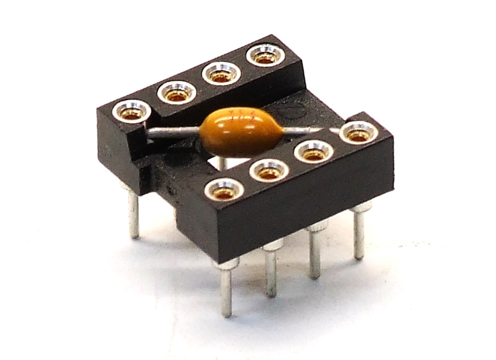 DIP-8-Pin DIL IC Socket w/ Decoupling Capacitor/ Sockel Entkopplungs ...