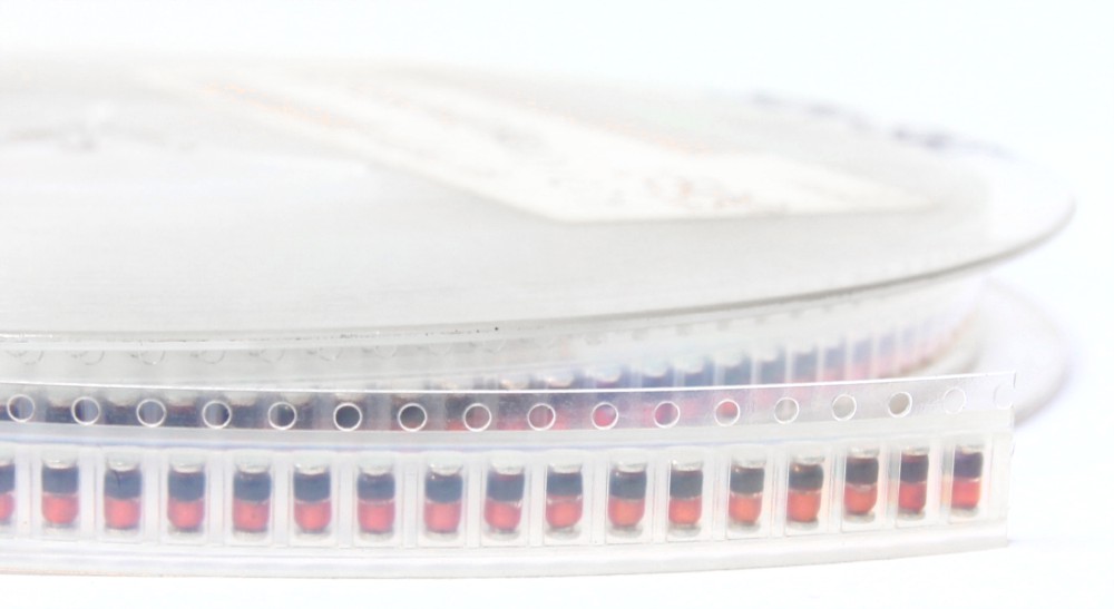 10x SMD BZV55-C5V6 Voltage Regulator Diodes / Dioden Mini MELF SOD-80 5 ...